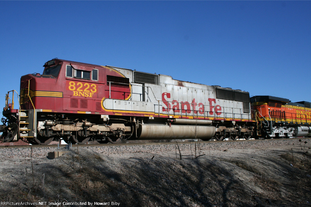 BNSF 8223